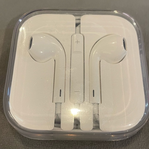 Apple | Headphones | Apple Wired Earbuds Old Style Plug Nib | Poshmark